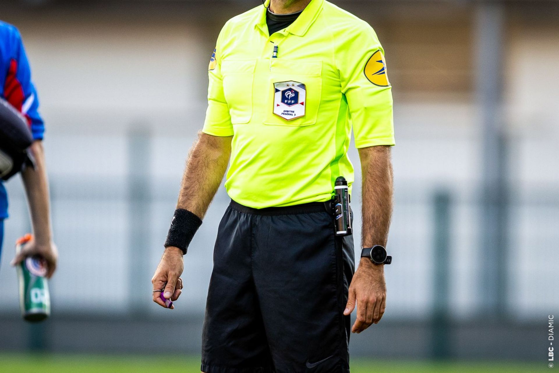 A YOUNG REFEREE ON THE WHISTLE - La Berrichonne Football