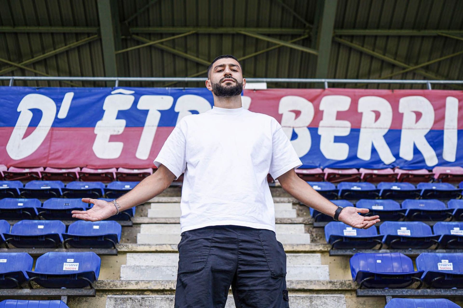 VINCENT PIRÈS, NOUVEAU « BLEU ET ROUGE » - La Berrichonne Football